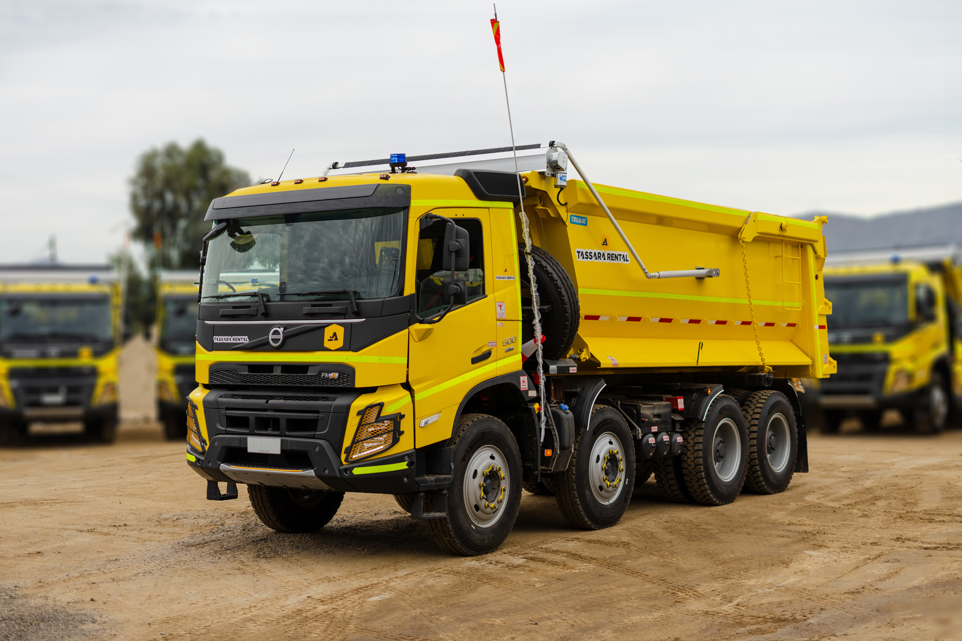 FMX Volvo año 2025 - Tassara Rental